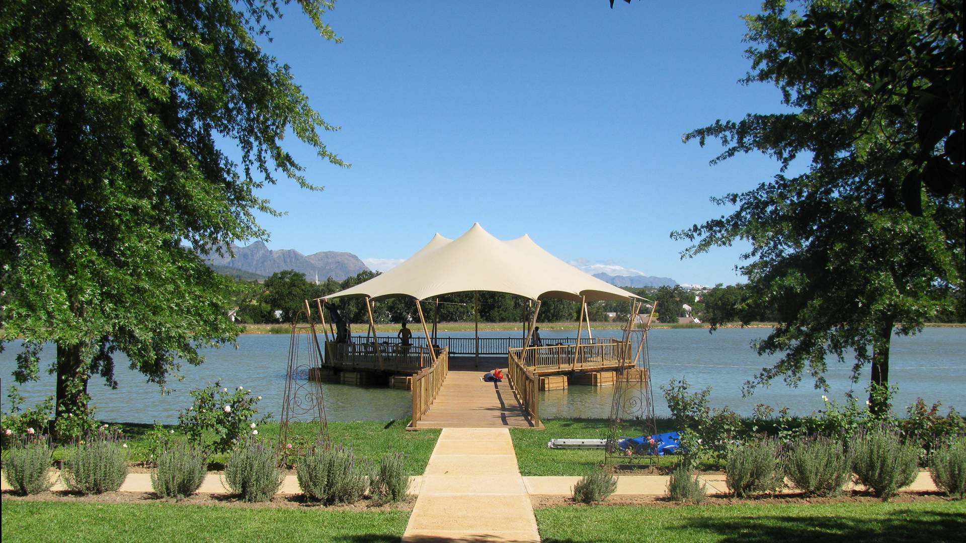 Stretch Tents Manufactured with Care – RHI Stretch Tents